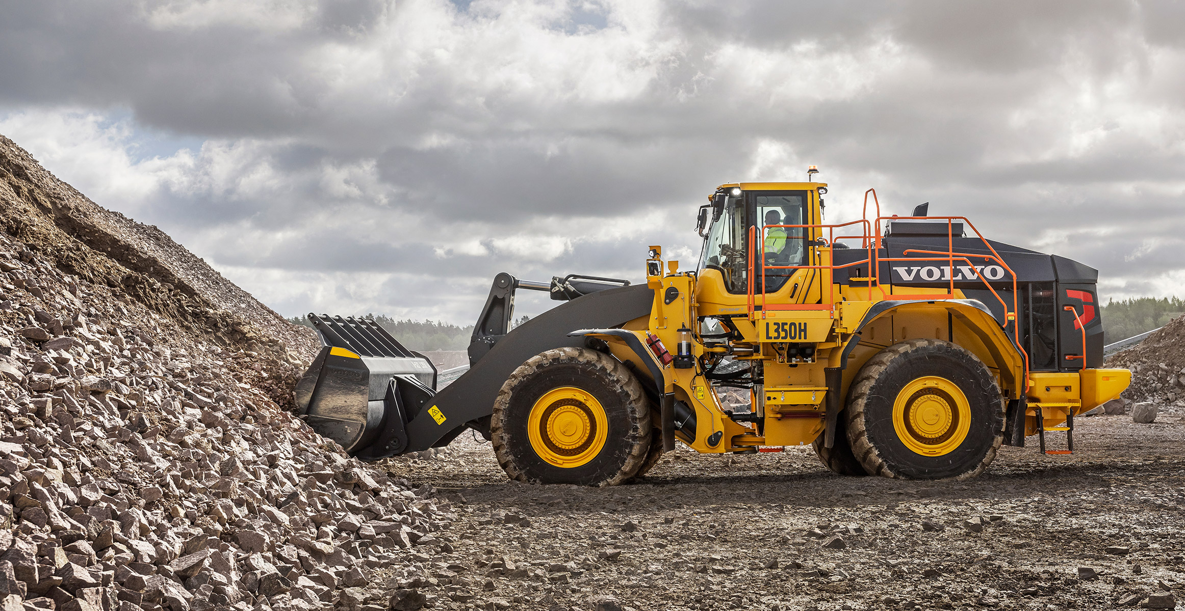 Wheel Loaders | Front End Loading Shovels | Volvo CE ME